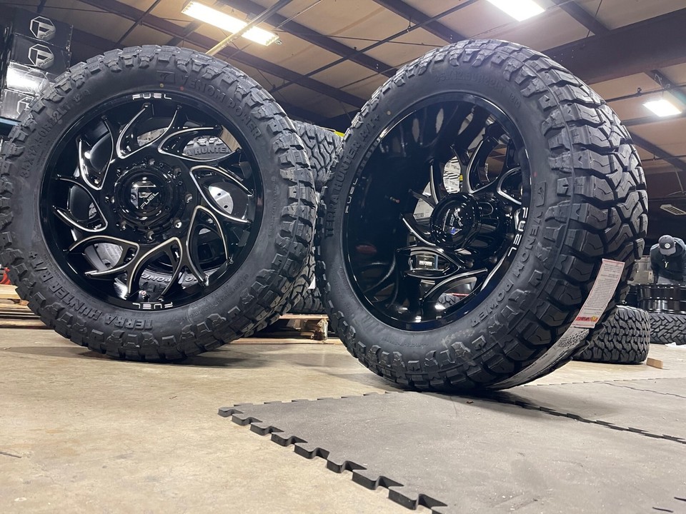 6 22" Fuel Runner D741 Dually Wheels 8x200 | 33" AT Tires | Ford Super ...