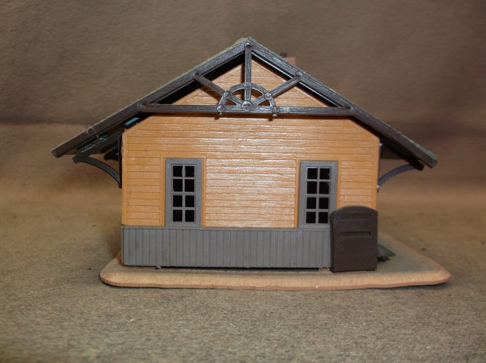 POLA HO SCALE MODEL TRAIN RAILROAD FREIGHT PASSENGER STATION WAREHOUSE ...