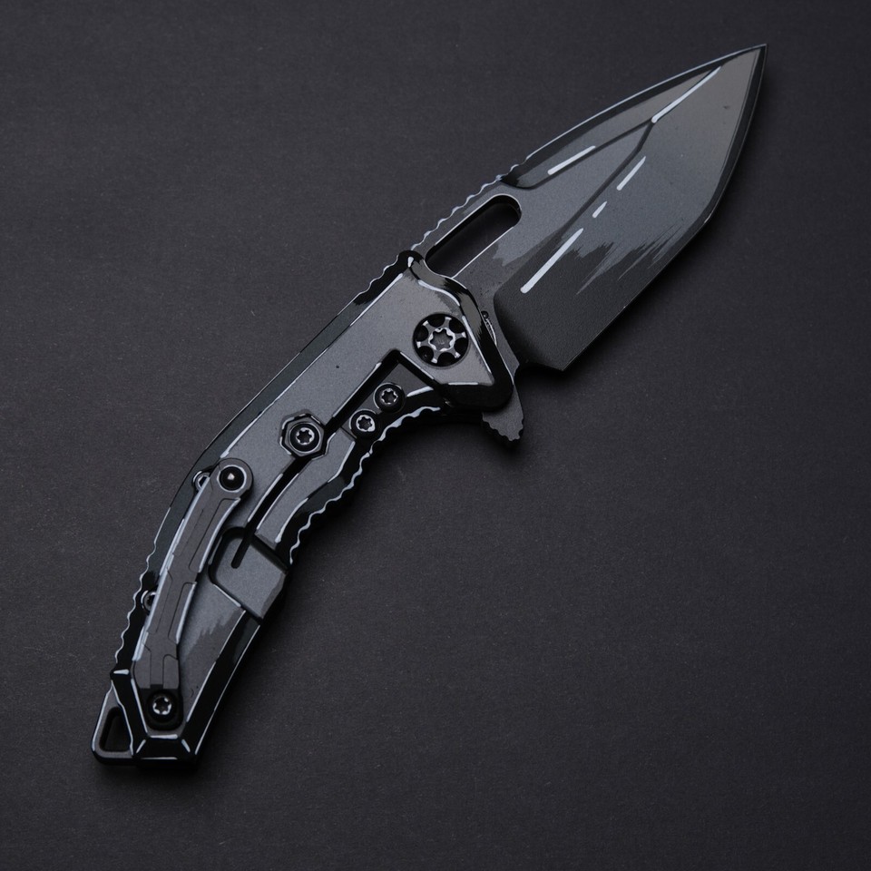Heretic Knives Medusa Cel Shaded - Grey Shading / MagnaCut Tanto Blade ...