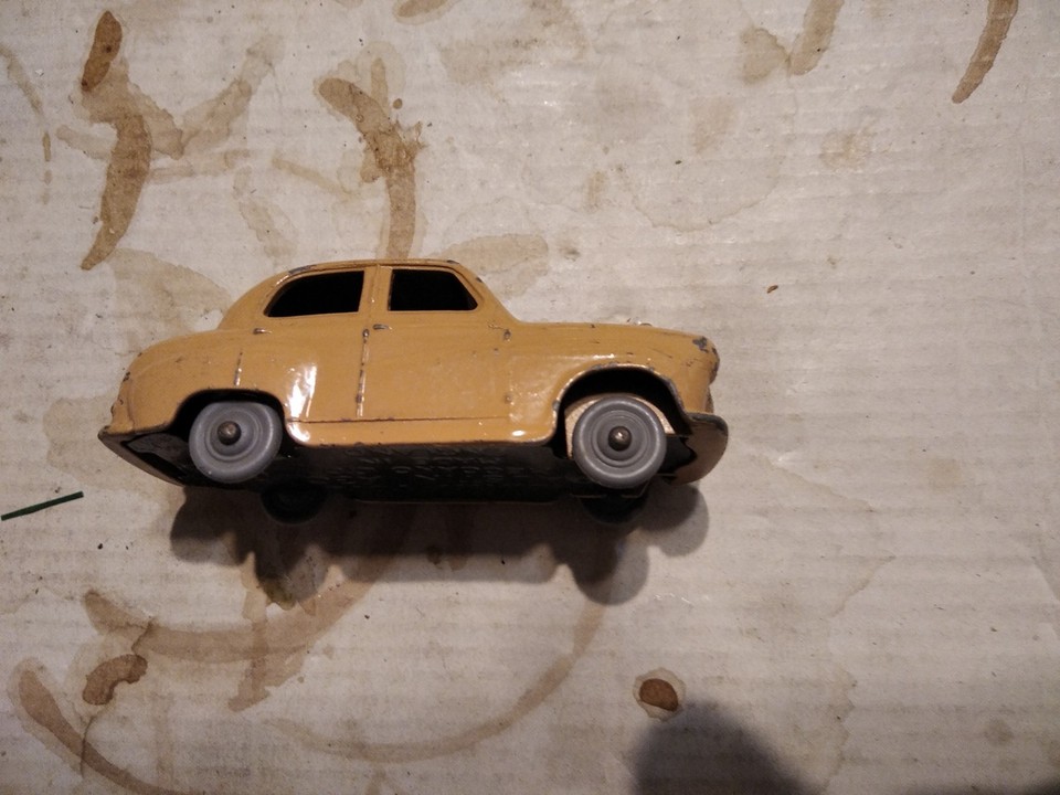 DINKY TOYS 1/43-AUSTIN A30 | eBay UK