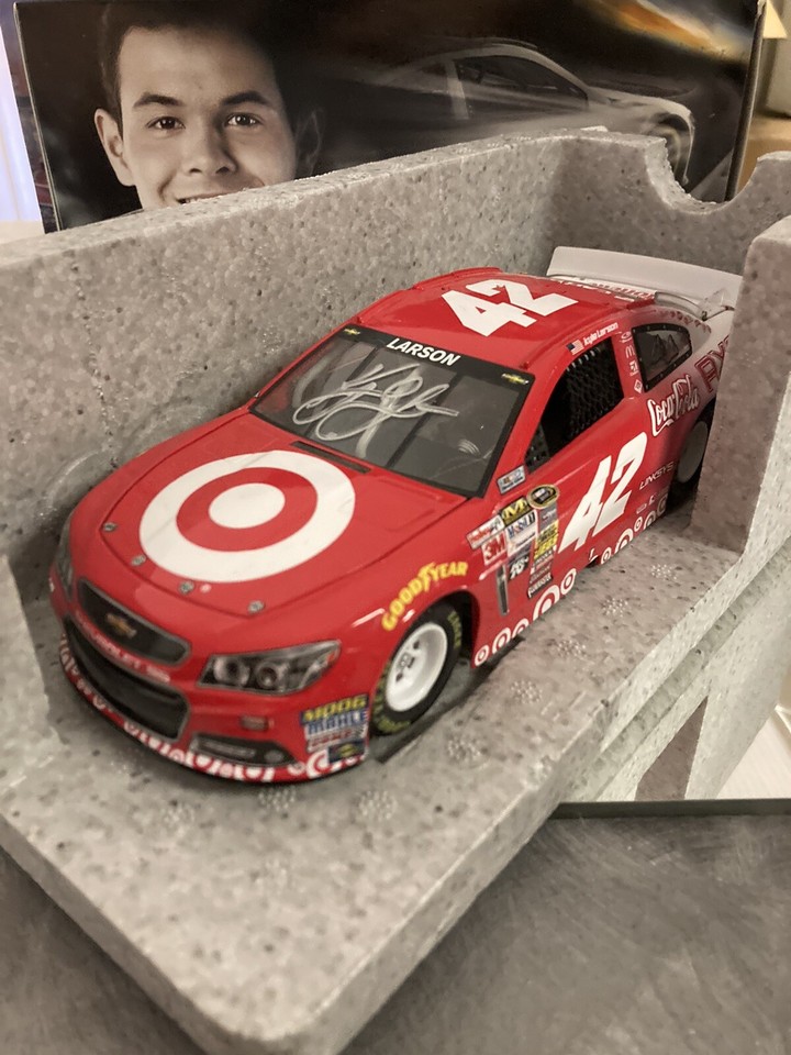 RARE! SIGNED! 2015 KYLE LARSON TARGET EARNHARDT GANASSI CHEVROLET SS 1 ...