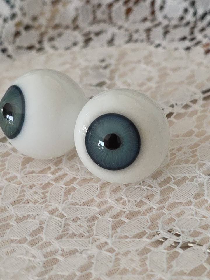 Vintage NOS Germany HAND BLOWN ROUND DOLL GLASS EYES GREY 20MM | eBay
