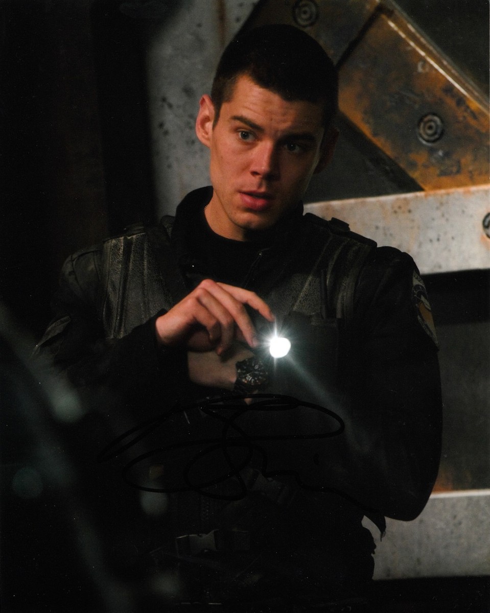 Brian J Smith Hunky 'Sense8' Star Just Came Out As Gay
