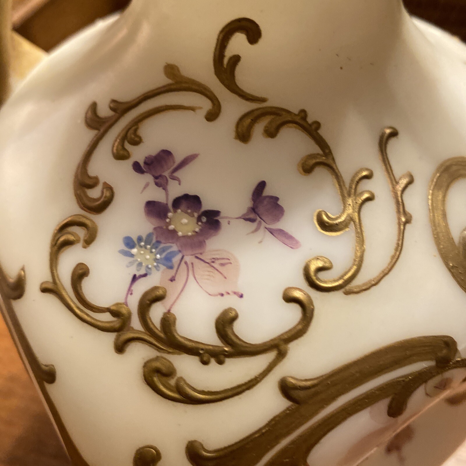 Mt. Washington Colonial Ware Double Handled Floral Vase With Heavy Gold ...