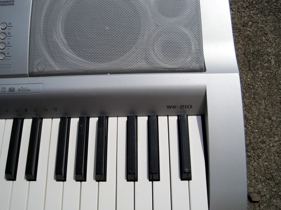 Casio WK-210 76-Key Personal piano Keyboard with 570 Tones | eBay