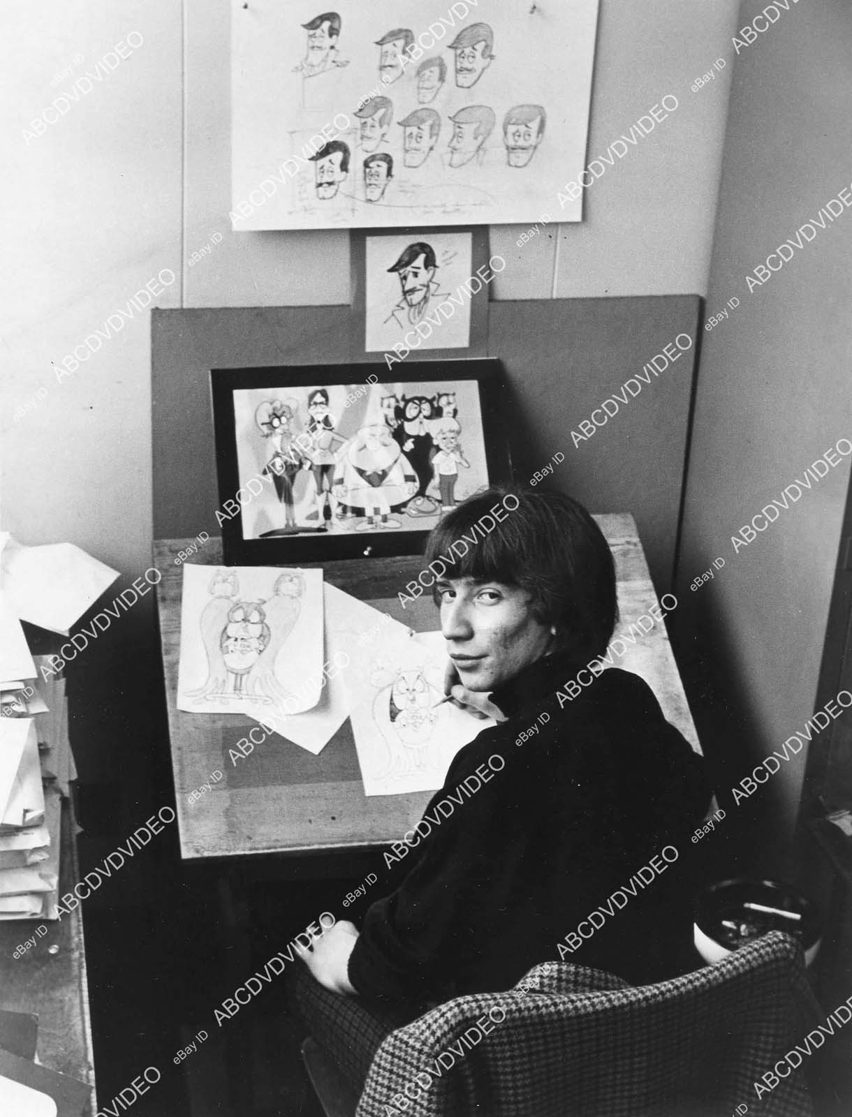 crp-1261 1966 mod artist Peter Sander British artist at desk drawin ...