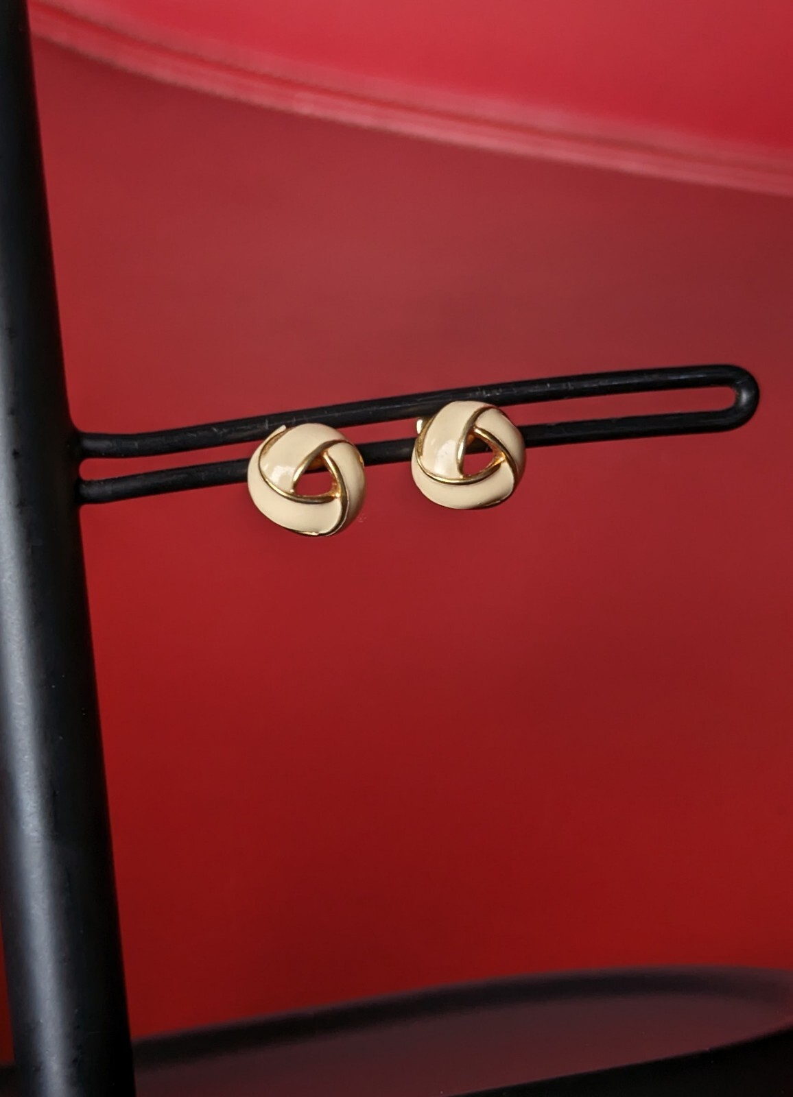 Vintage Classic Monet Cream Enamel Gold Tone Open Lo… - Gem