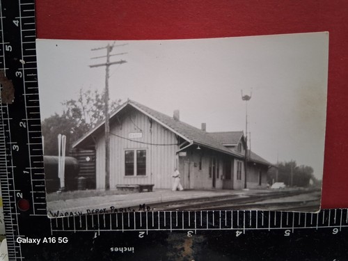 B&W RPPC PHOTO of WABASH RAILROAD DEPOT STATION at PARIS MISSOURI RR ...