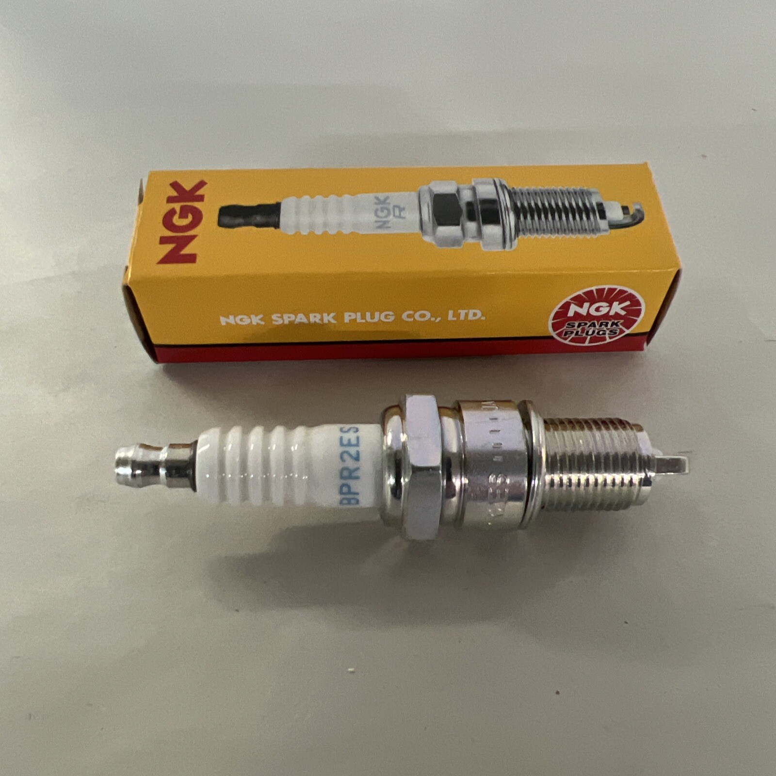 NGK BPR2ES - Alternative spark plugs