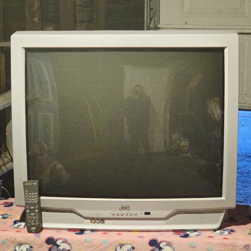 JVC CRT TV 32" AV-32S33 Component Input Curved Screen OEM Remote Retro ...