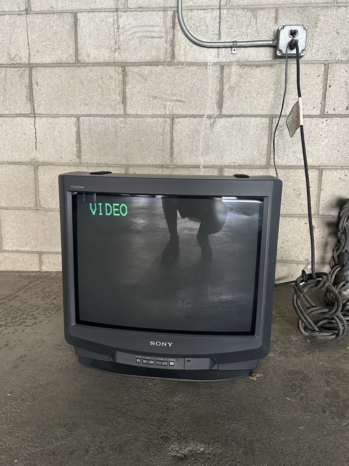 Sony Trinitron 20" KV-20S20 CRT TV Retro Gaming Television - 1 Of 2 No ...