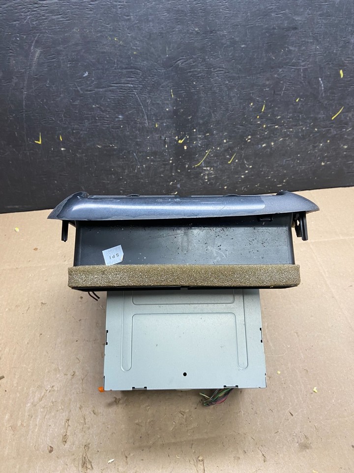 2004 - 2006 Ford Ranger Radio Stereo Audio CD Player Bezel Air Vent ...