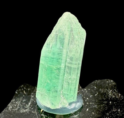 Green Tourmaline Crystal : Dunton Gem Mine . Oxford County . Newry ...