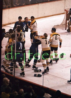 1971 John Schella vs Wayne Cashman FIGHT! 1/2 Half Frame Hockey Slide ...