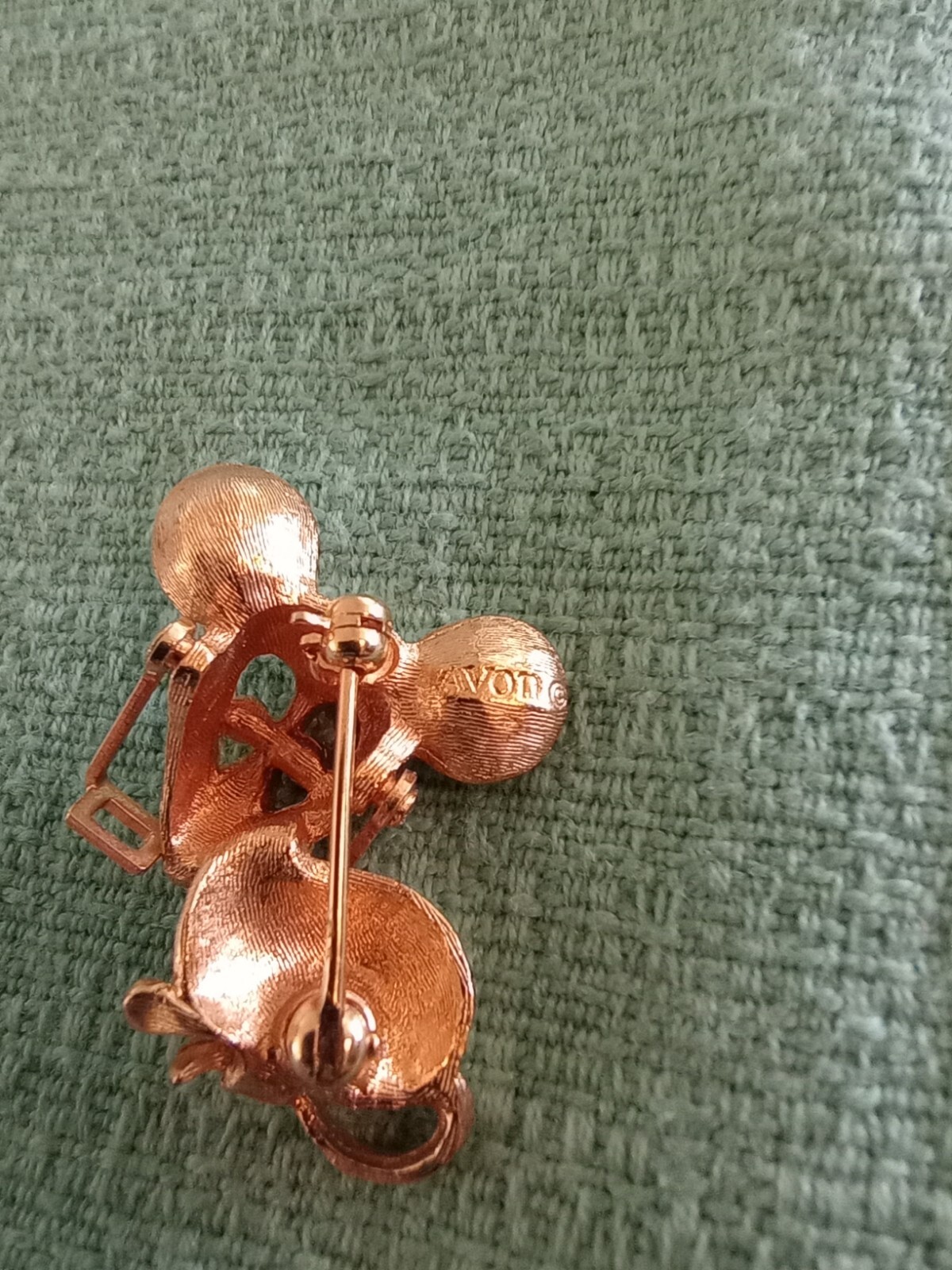 Avon gold toned figural mouse pin articulated moving … - Gem