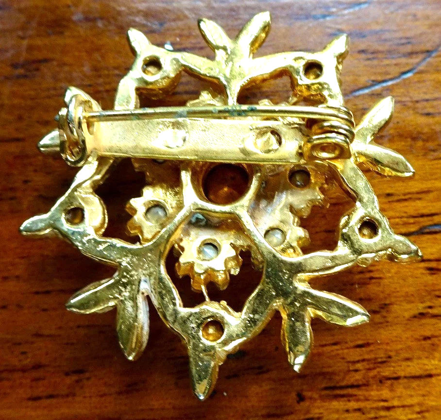 Beautiful vintage goldtone red Rhinestone & aurora borealis flower ...