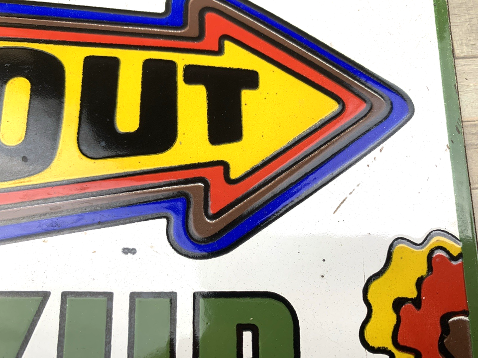 VINTAGE 7-UP OUT ARROW OIL GASOLINE SODA POP 7UP COKE PORCELAIN GAS OIL ...