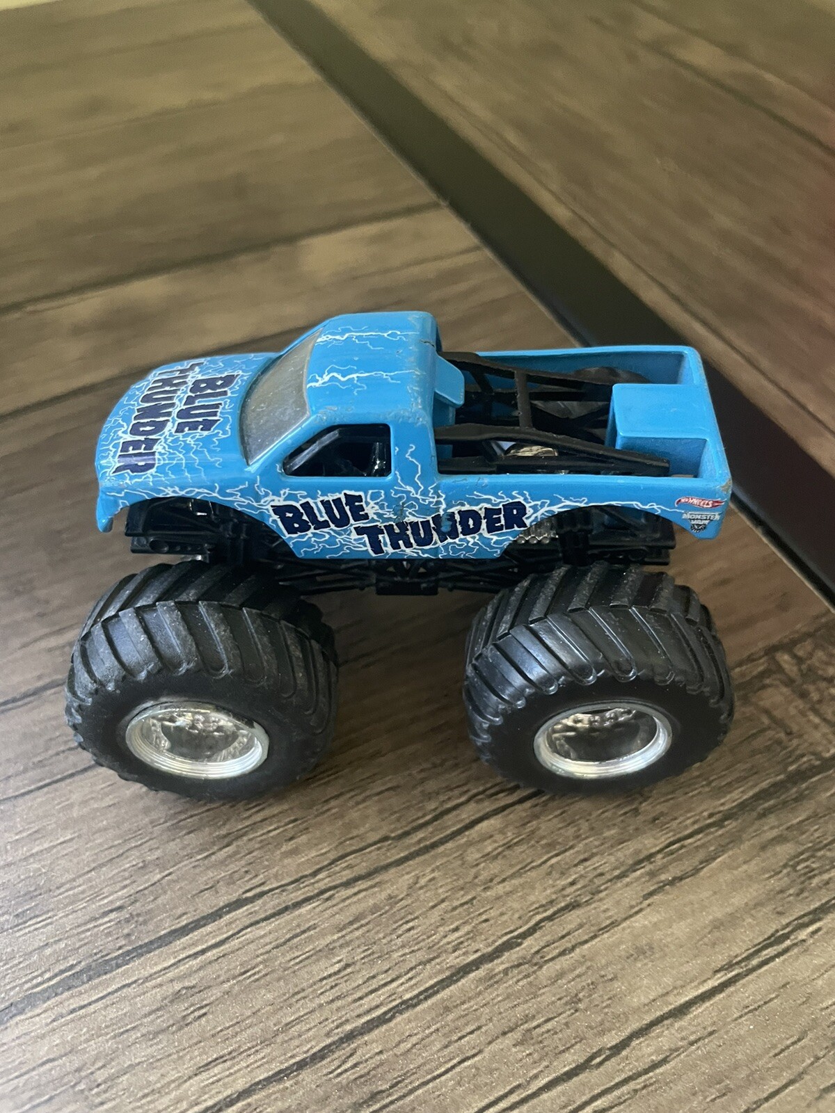 Hot Wheels Mattel Monster Jam Blue Thunder 1:64 + Rare Mini Figure ...
