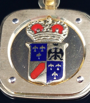 18K Gold Villa d'Este Hotel Italy Crest ENGINE TURNED Disc Charm ...