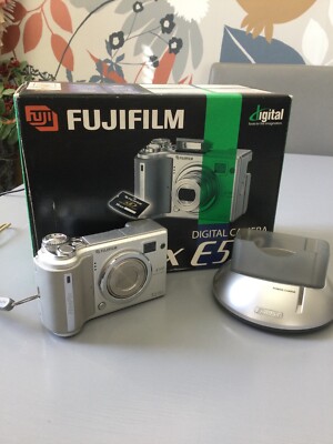 Fujifilm Finepix E500 4.1MP Silver Digital Camera - BOXED TESTED ...