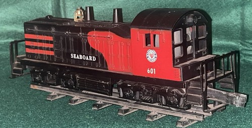 Lionel No. 601 Diesel Switcher Square End Stripes | eBay