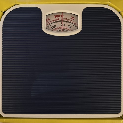 Mechanical Weighing Scales In White And Navy Blue Weighing Imperial And ...
