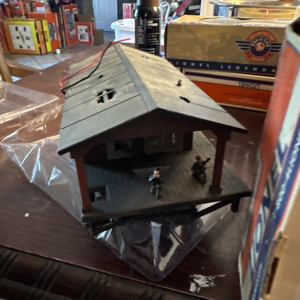 Lionel 6-14161 O Gauge Smoking Hobo Shack with Box and manual OPEN BOX ...