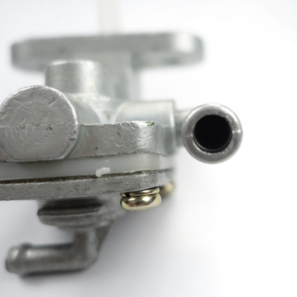 Gas Petcock Fuel Tap Valve Switch For Suzuki 44300-33E00 GSXR 600 750 ...