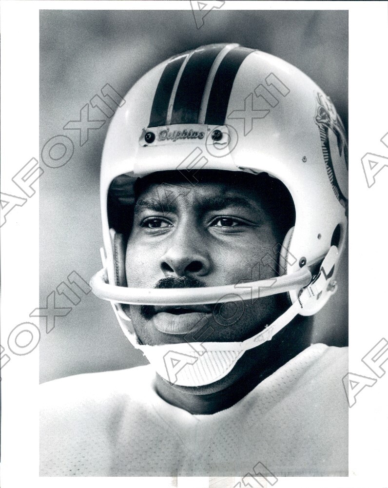 1989 Miami Dolphins Football Punter Reggie Roby Press Photo | eBay