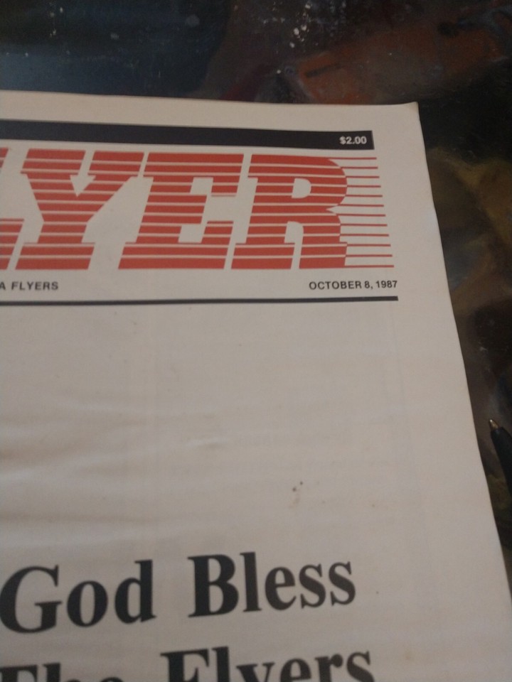 PHILADELPHIA FLYERS Magazine with Kate Smith statue on cover Oct 8th ...