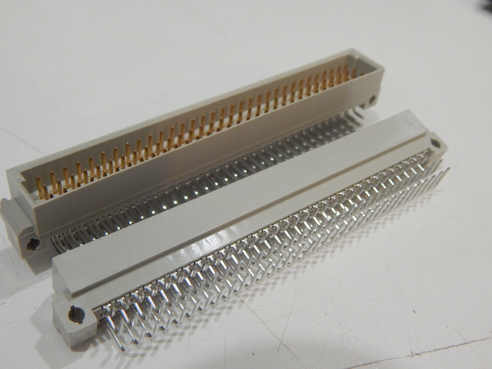 AMP 650473-5 96 POSITION DIN 2.54mm - LOT OF 2 CONNECTORS - USA FAST ...