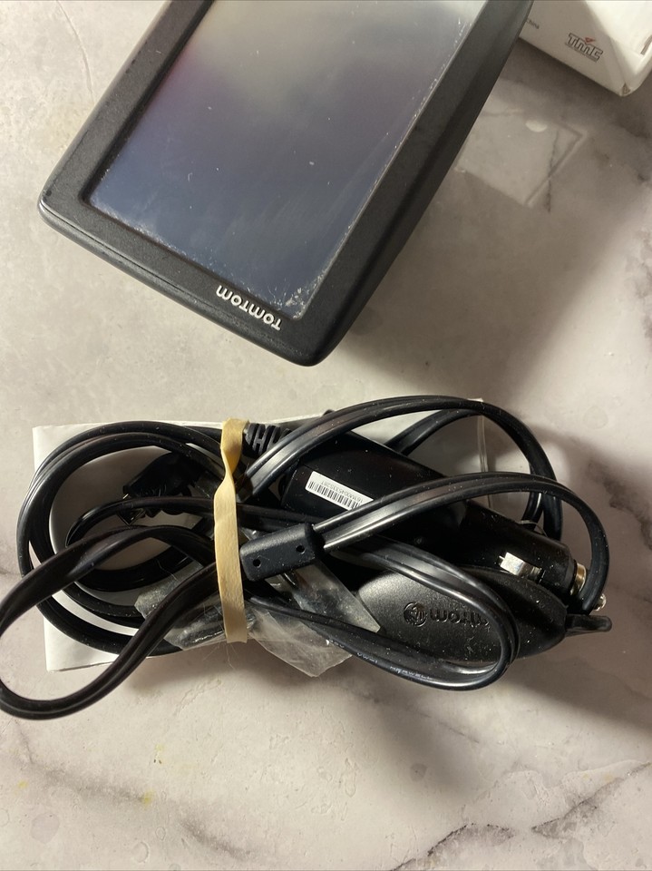 TOMTOM Bundle 4EN52 Z1230 GPS Car Navigation Unit 5 Inch Screen + Cable ...