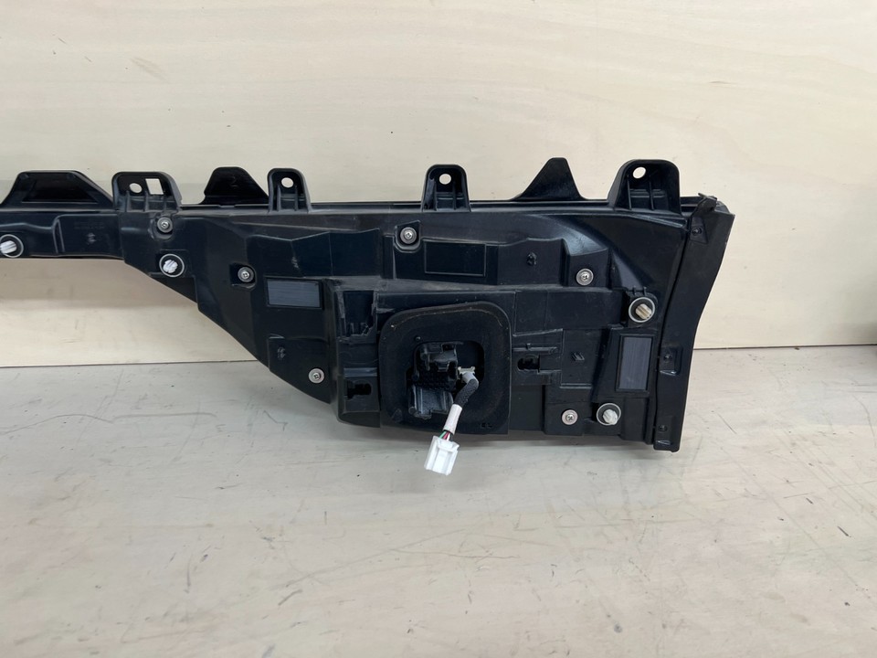 OEM 2022 2023 2024 LEXUS LX600 LED TAIL LIGHT LIFT GATE MOUNTED | eBay