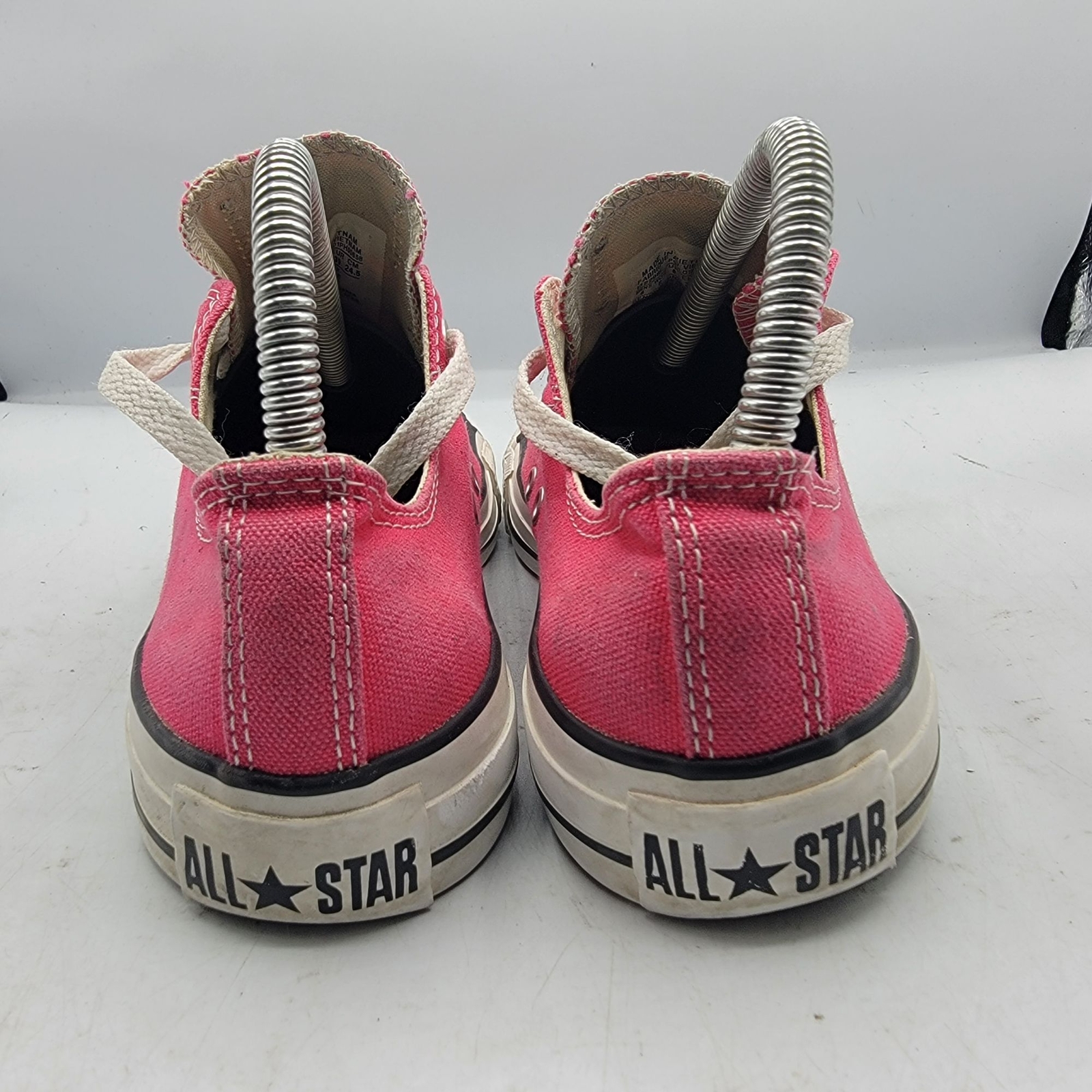 Converse Chuck Taylor All Star Womens 8 Raspberry Low Top Canvas Shoes ...