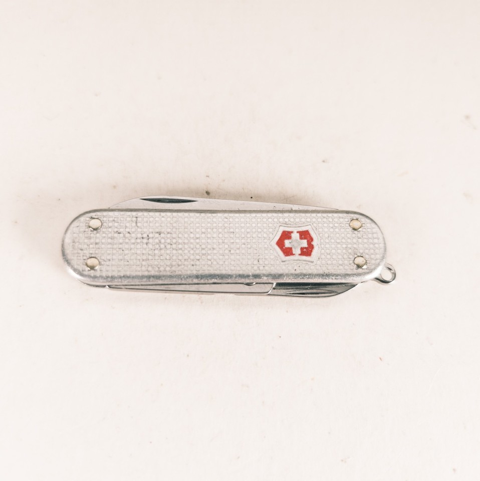Swiss Army Knife Victorinox 58mm Silver Alox Classic SD Pocket Knife ...