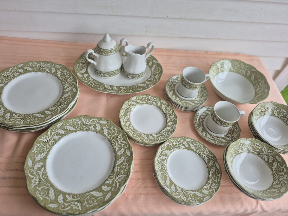 VINTAGE STERLING RENAISSANCE J & G MEAKIN ENGLAND DINNERWARE SET GREEN ...