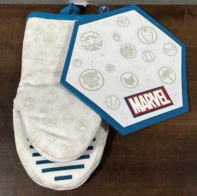 Disney Parks Marvel Oven Mitt and Hot Plate NWT | eBay