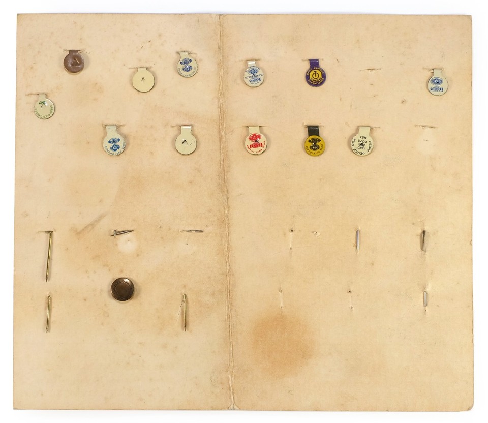 Vintage Salesman's Sample Pinback Buttons on Original Card 1940s Green ...