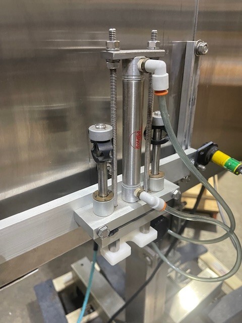 Axon Styrotech Neck Bander and Shrink Sleeve Feeder Machine EZ-100 | eBay