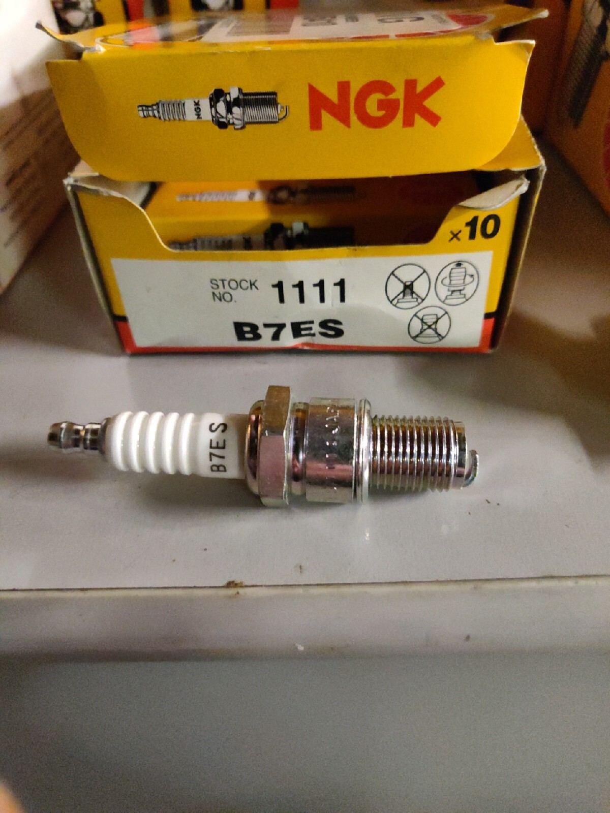B7ES - NGK SPARK PLUGS 8 X Plugs New | eBay Australia