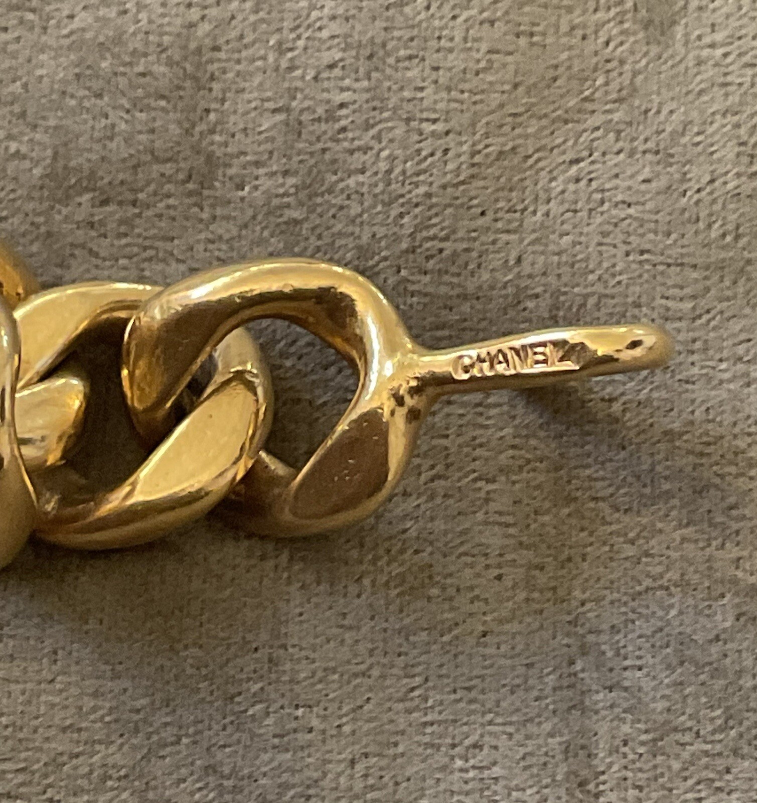 Vintage, Rare 1980’s Chanel Gold Toned Pistol Gun Cha… - Gem