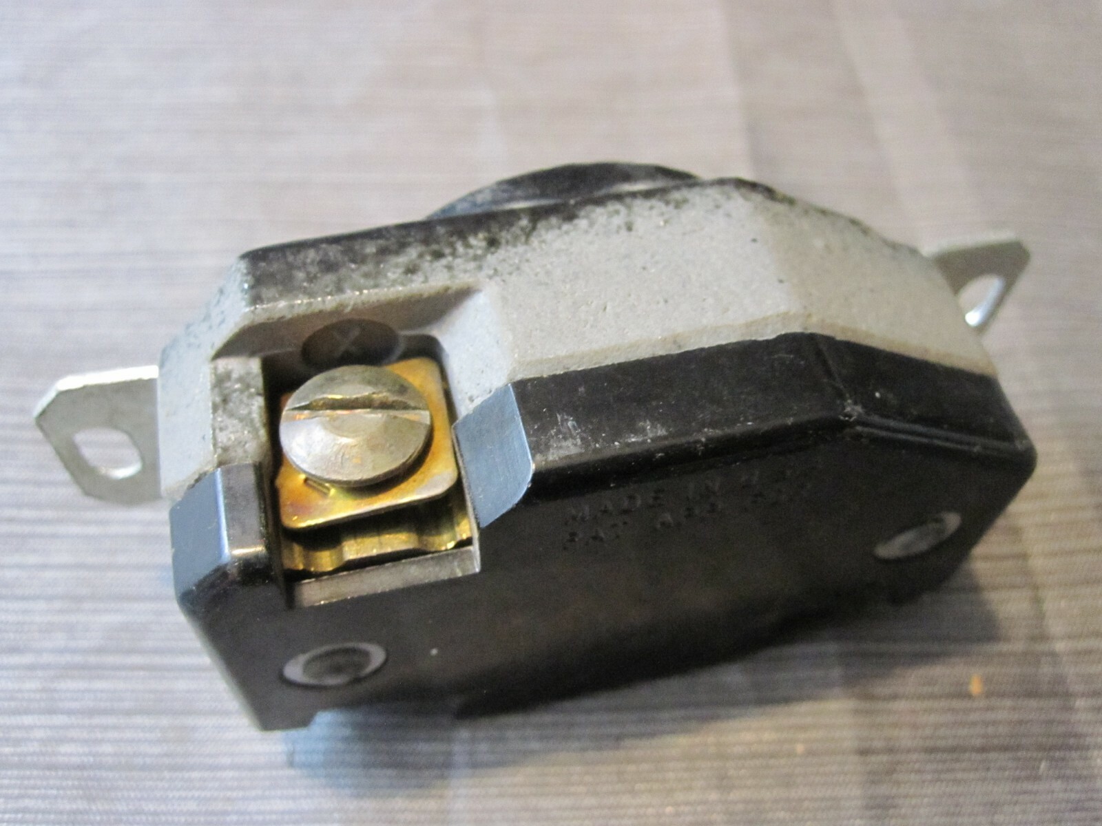 Hubbel Receptacle Twistlock 250V 30A Ceramic Wall Outlet | eBay