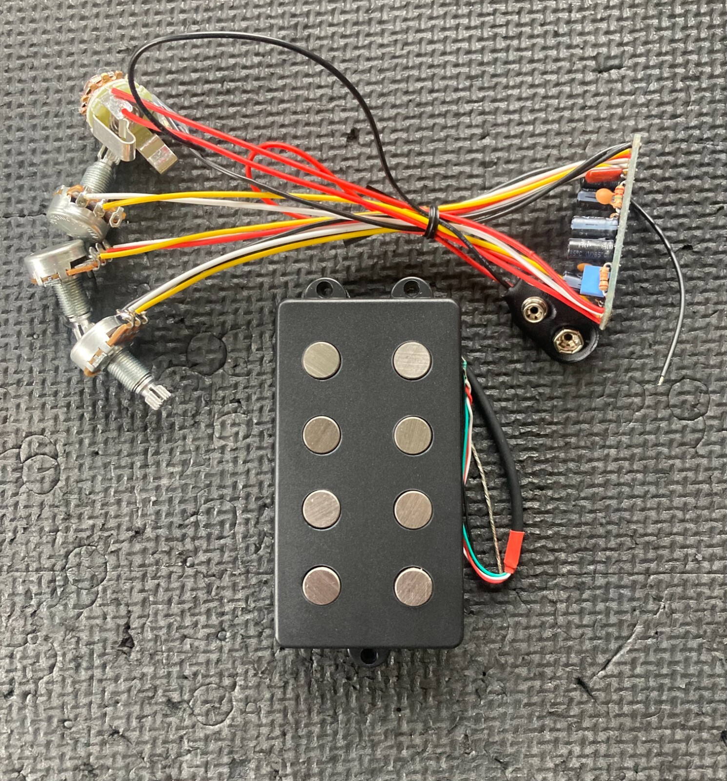 Retrovibe Stinger '77 Classic MM Stingray Bass EQ pre-amp 2 band pre-EB ...