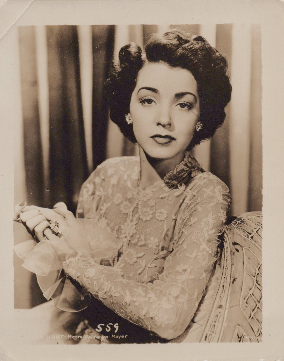 Marsha Hunt (1940s) 🎬⭐ Hollywood beauty - Stylish Pose Vintage Photo K ...