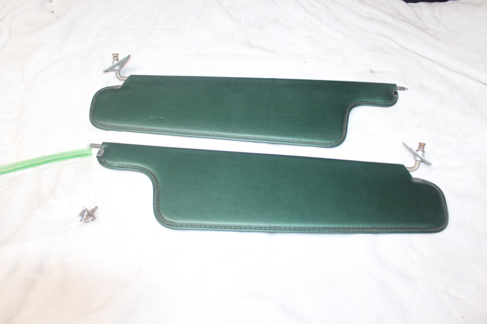 81-97 Dodge RAM 1500 Van B150 B250 Sunvisors w/ Sun Visor Mounting ...