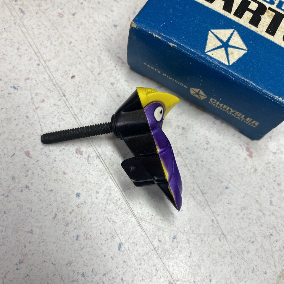 Plymouth Road Runner Grill emblem 1971 - part # 3443513 46019 9-23-70 ...