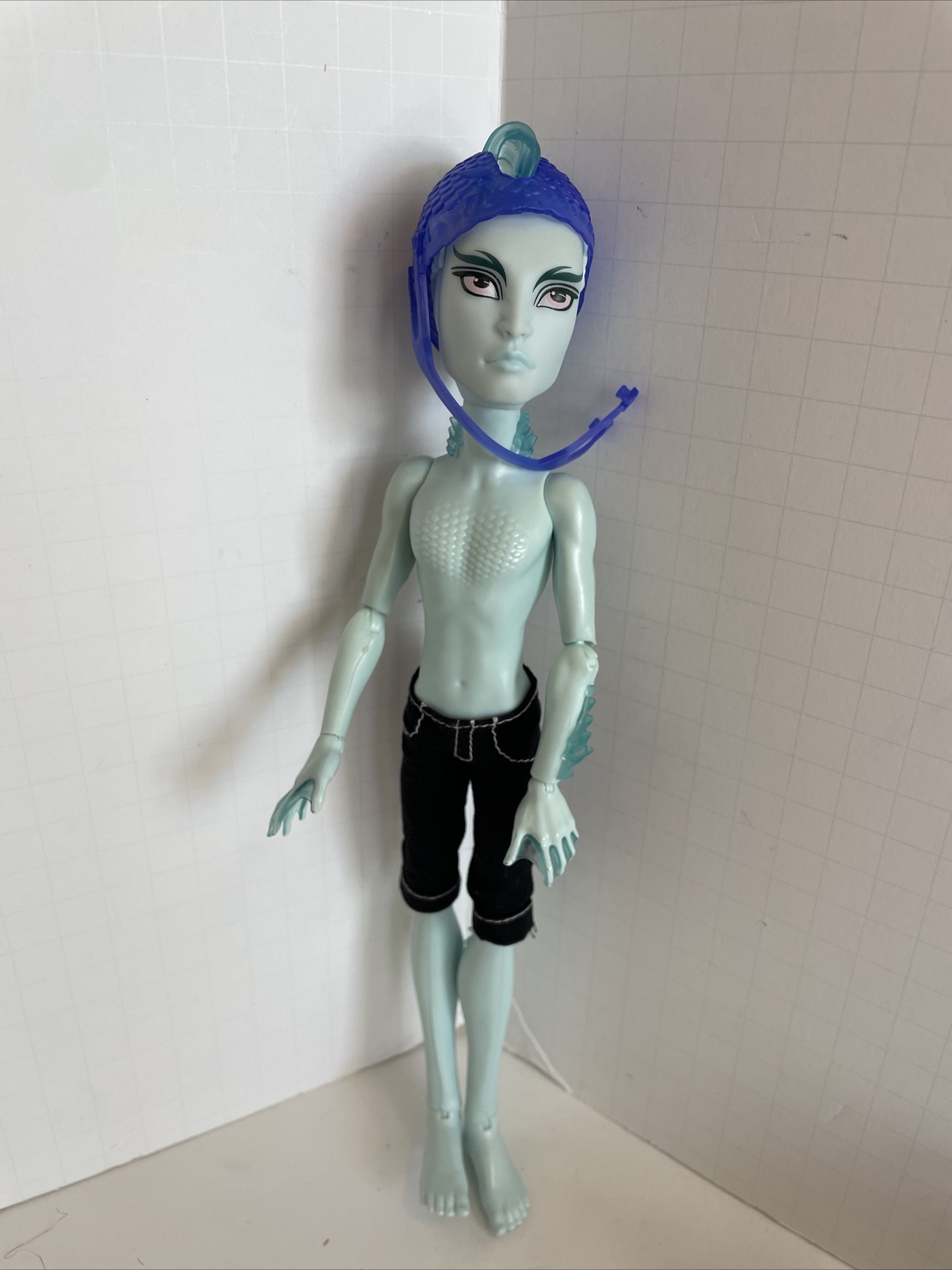 Monster High Gillington Gil Webber Manster Game Night Out with helmet ...