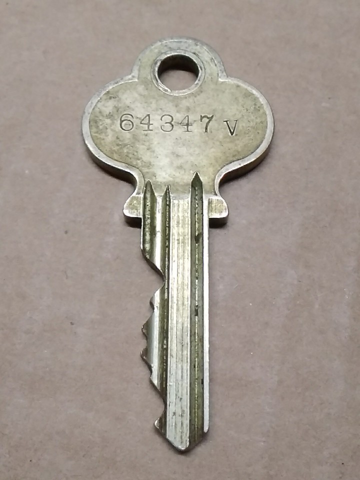 PENN HARDWARE # 64347 V House Trunk Padlock Lock Key USA Antique | eBay