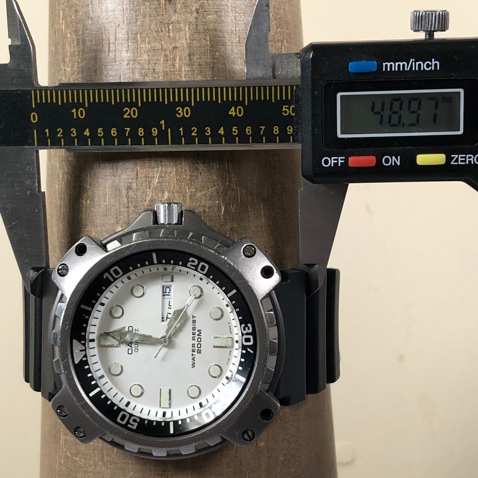 Vintage Casio Men MD-703 Diver Day Date Black Rubber Quartz Analog 41mm ...