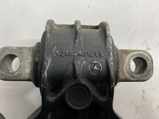 Mercedes-Benz C117 220 CDI Right Side Engine Mount A2462401209 2.1 ...